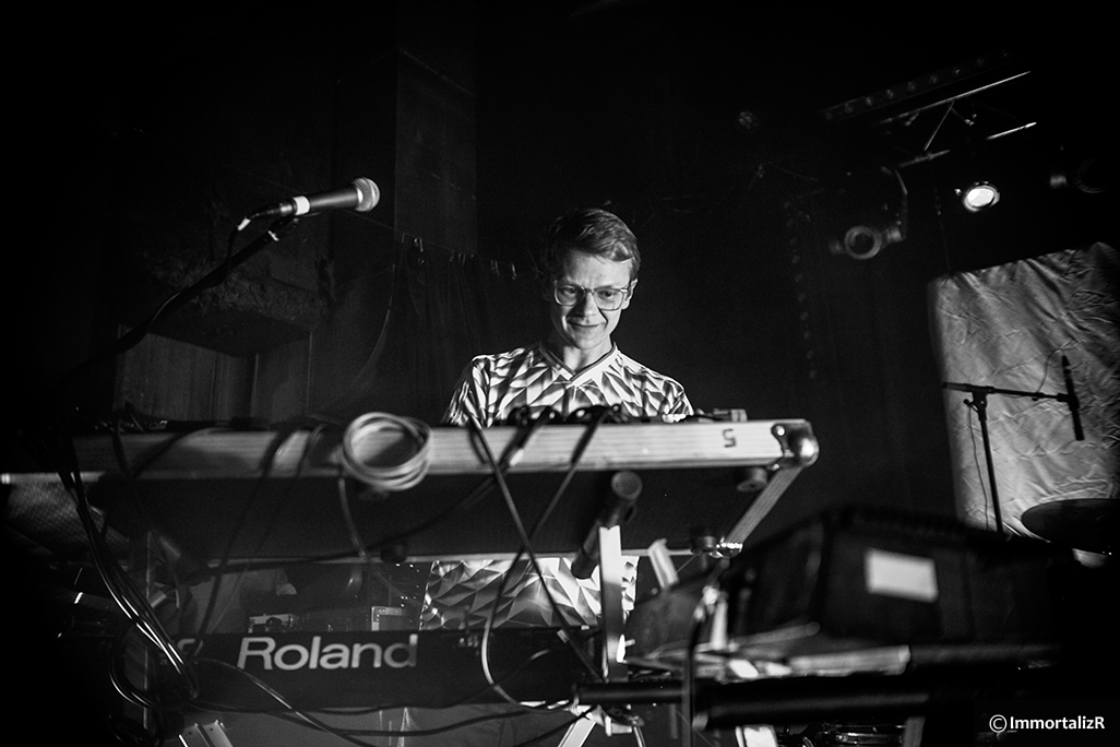 Photos : Django Django - Paris, Badaboum - 25.03.2015 - Sound Of Violence